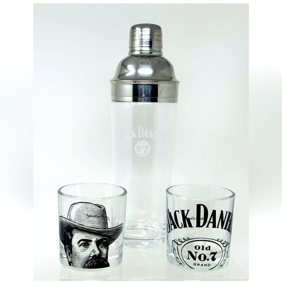 Jack Daniels | Dining | New Vintage Set Of 3 Jack Daniels Shaker And 2 ...